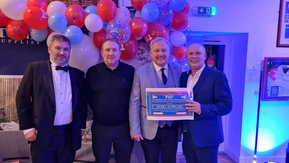 Builders' Merchants News - Merchants gala dinner raises money for teens ...