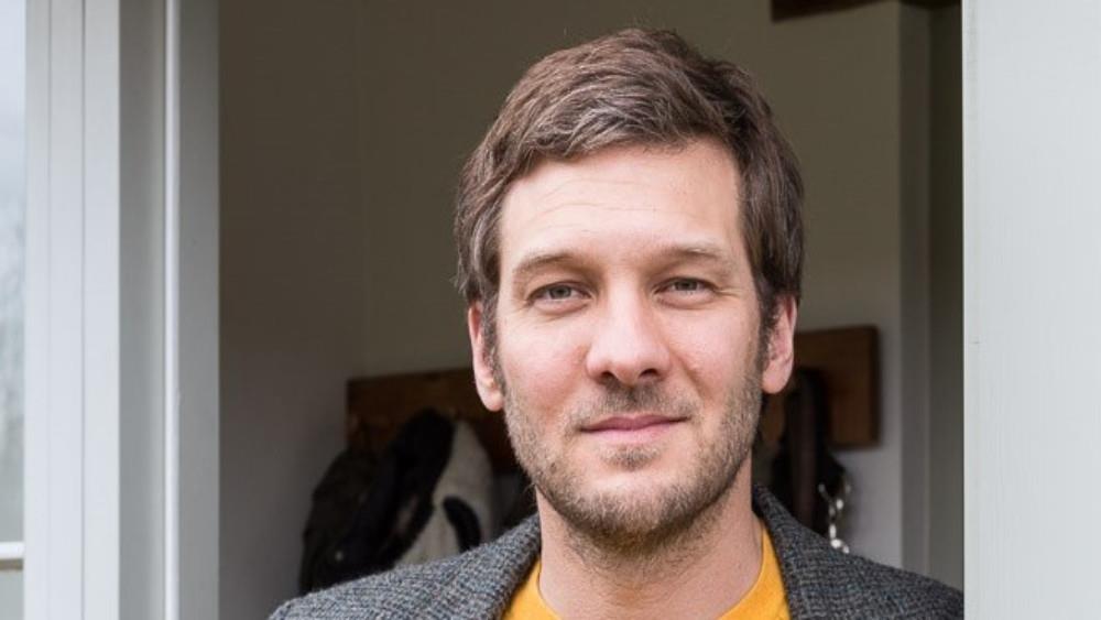 Builders' Merchants News - Charlie Luxton to speak at BMF Young ...