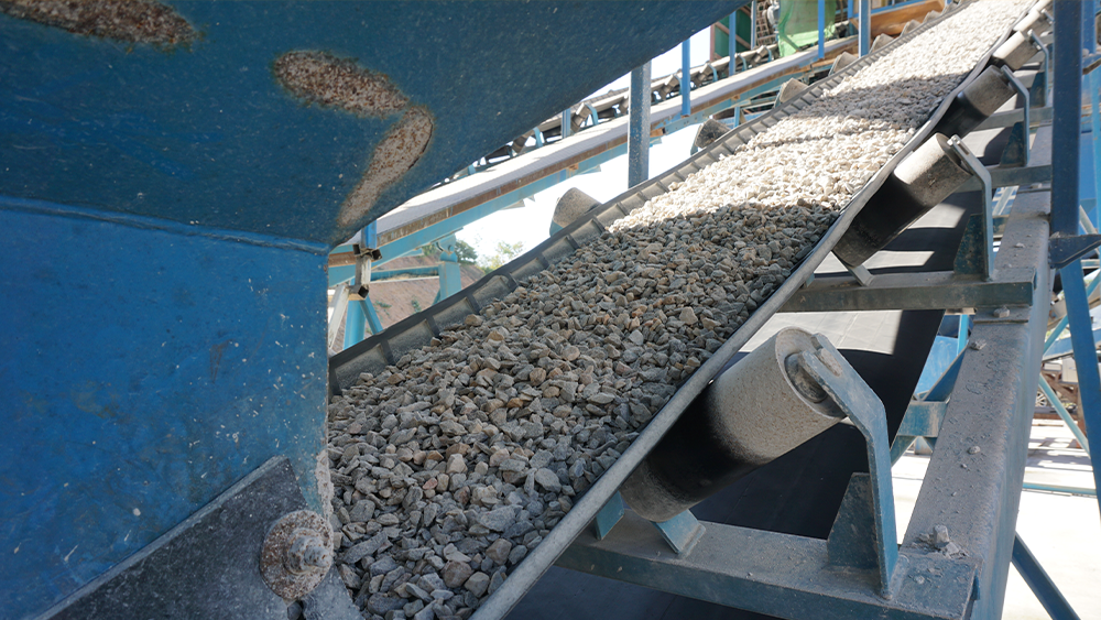 Builders' Merchants News - Aggregate Industries restructures readymix ...