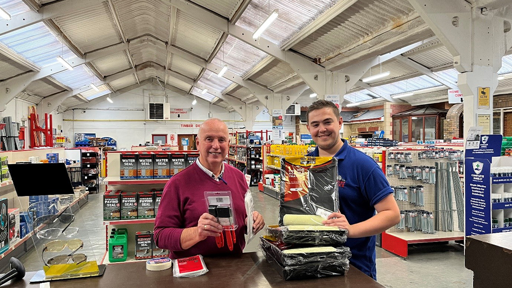 Builders' Merchants News - Robert Price donates decorating supplies to ...